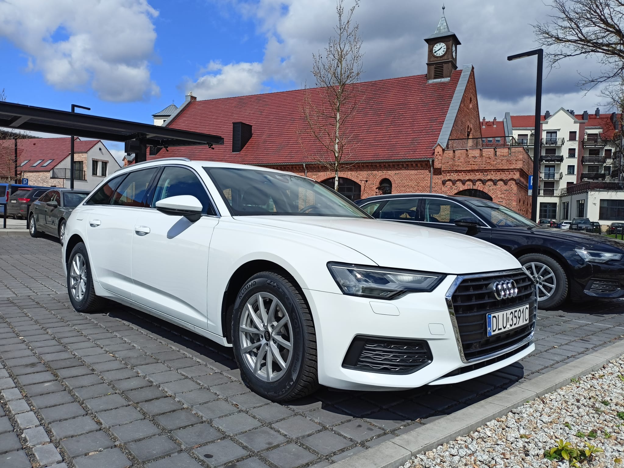 Modern Warsaw on Wheels: Explore the Capital with car rental Kaizen ...